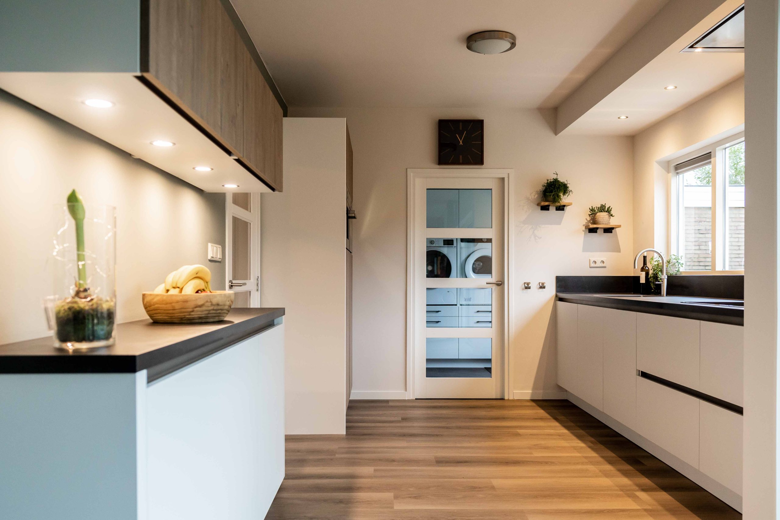 Keuken met zwevende kast - 3D-Ontwerp - Inhuis Keukens